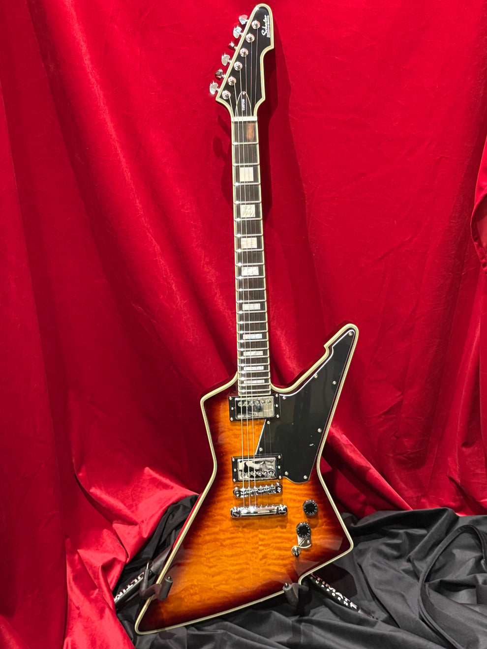 Schecter E-1 Custom – Rusty's Cool Guitars