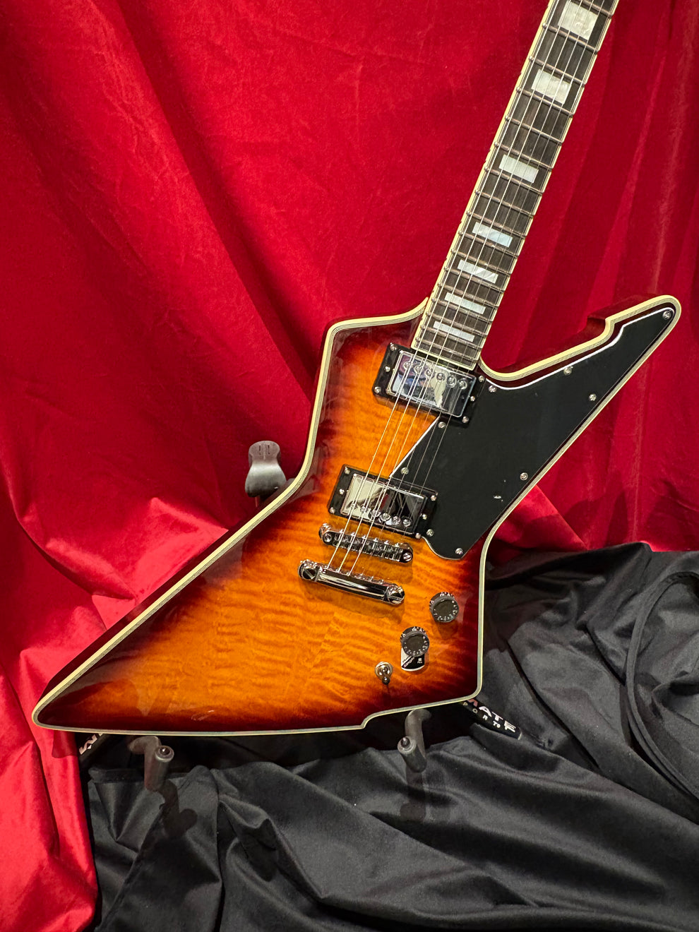 Schecter E-1 Custom – Rusty's Cool Guitars
