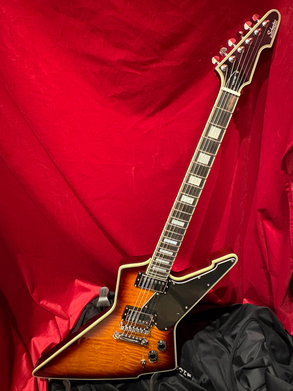 Schecter E-1 Custom – Rusty's Cool Guitars